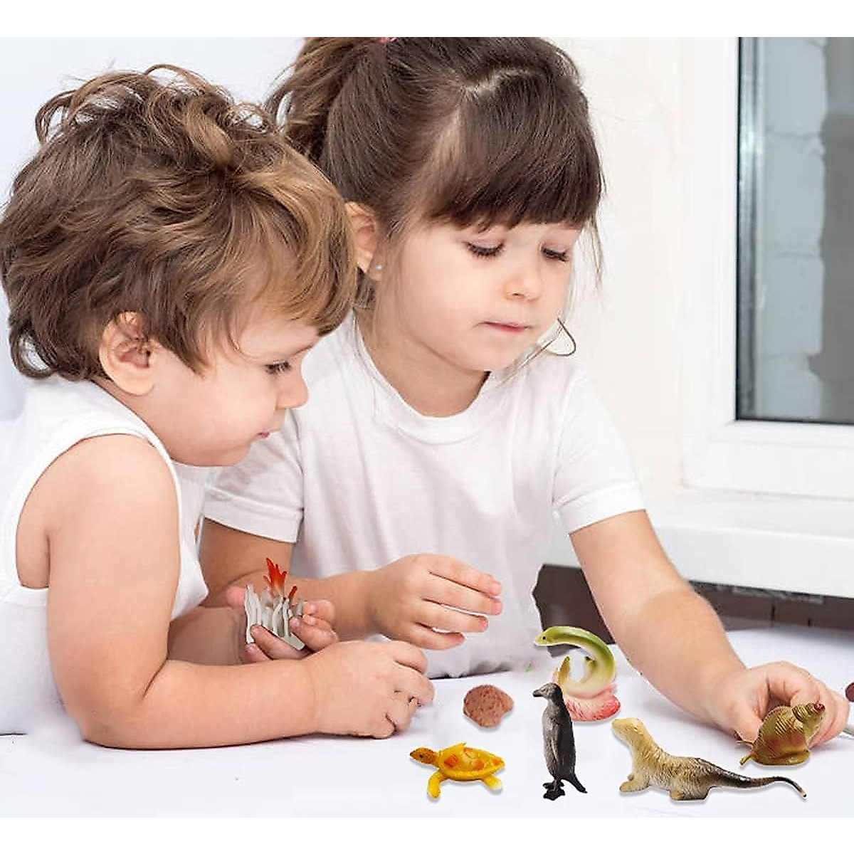 OuMuaMua 42pcs Sea Animal Figure Toys Plastic Small Ocean Animals Realistic Mini Sea Creature Figure Toys Fake Under The Sea Creatures Bath Toys for Kids Toddlers Preschool Educational Favors