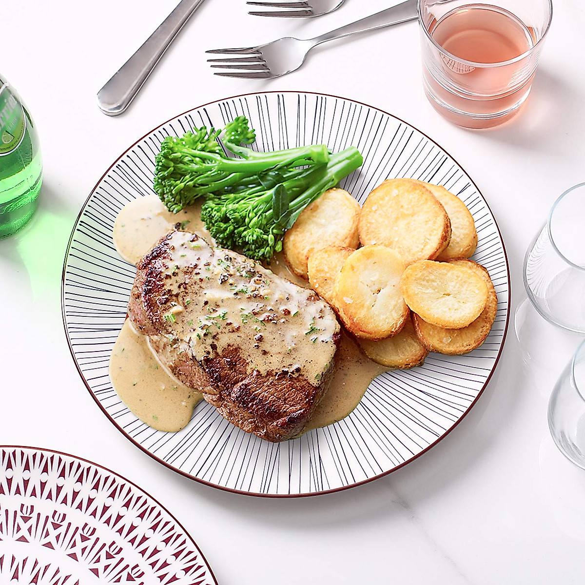 Y YHY 10“ Ceramic Plates, Porcelain Dinner Plates Set of 4 for Salad, Pasta, Appetizer, Dessert - 4 Pattern for Thanksgiving & Christmas, Dishwasher & Microwave Safe