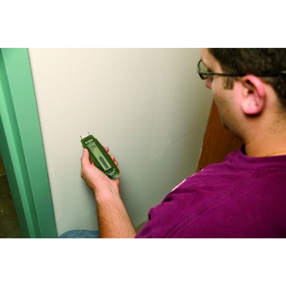 Extech MO210 Pocket Size Moisture Meter with 2-in-1 Digital LCD Readout and Analog Bargraph
