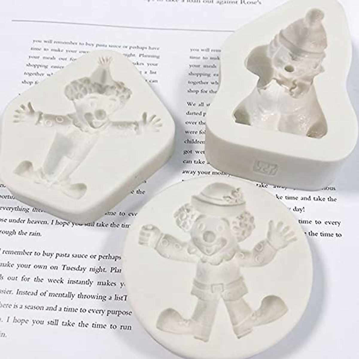3D Halloween Clown Silicone Rubber Flexible Food Safe Mould Clay Resin Ceramics Candy Fondant Candy Chocolate Soap Mould Silicone Molds For Baking Epoxy Resin Baking Cakes Resin Crafts Resin Casting