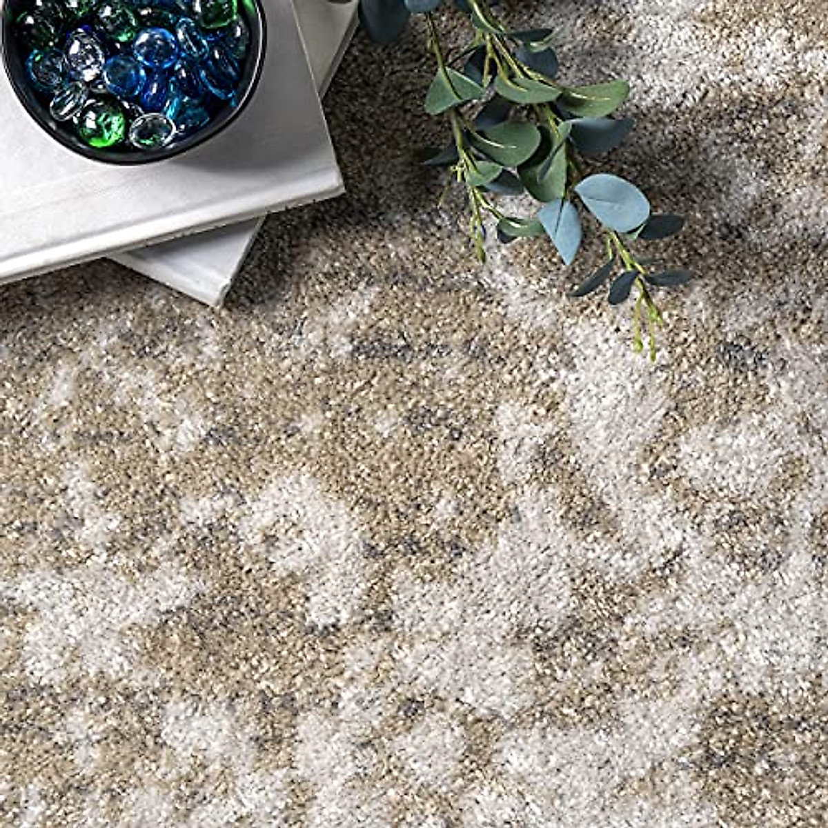 nuLOOM Deedra Modern Abstract Area Rug - 5x8 Area Rug Modern/Contemporary Beige/Ivory Rugs for Living Room Bedroom Dining Room Kitchen