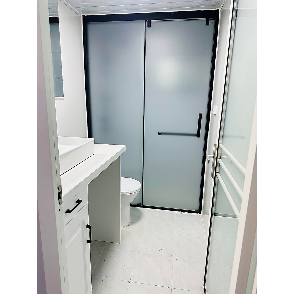 Fully Equipped 20ft Modern 2024 Luxury Prefabricated Container House 3 Bedroom 1 Bathroom 1 Kitchen - Modern Prefab Villa, Insulated Expandable Container, Mobile Tiny Home, Free Electric Water Heater