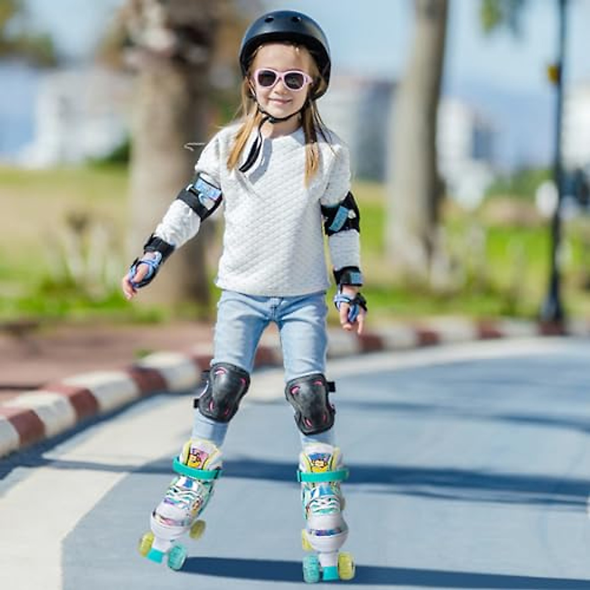 Kids Roller Skates with Light up Wheels 4 Sizes Adjustable Fun Illuminating Roller Skates for Toddler Kids Beginners Outdoor Skating with Hard-Shell Ankle Support (Blue, Large-(4Y-7Y))