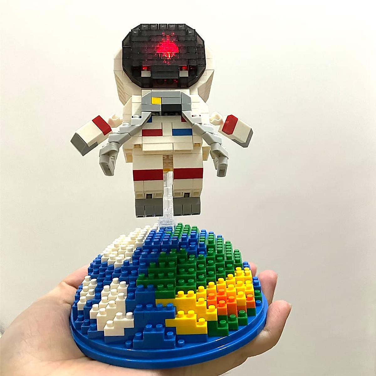 Uvini Building Blocks Astronaut Model with Light STEM Building Toy Micro Blocks for Adults or Teens Gifts Spaceman Mini Blocks Set DIY Bricks Toys 617PCS 00860