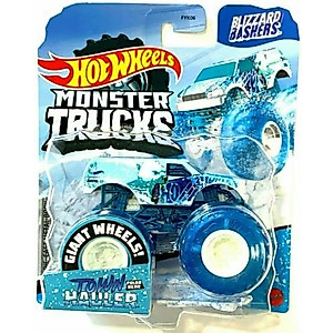 Monster Trucks Blizzard Bashers Town Hauler Polar Bear, 1:64 Scale diecast Truck