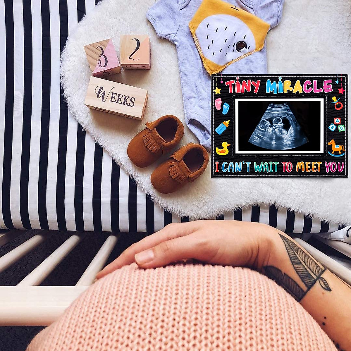 PETCEE Mothers Day Gifts for Mom Grandma Women First Mothers Day Picture Frames for Mom and Baby Grandma and Me First Mothers Day Photo Frames for New Baby Mom to be Newborn Parents Nursery Decor