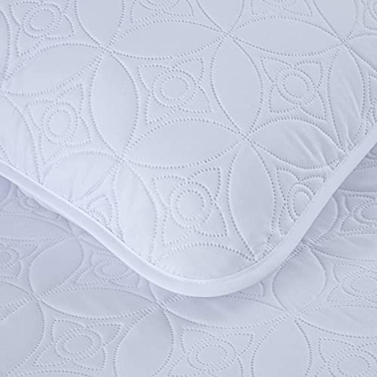 Chezmoi Collection Florenz 3-Piece King Size Quilt Set White - Soft Summer Lightweight Oversized King Bedspread 118 x 106, Medallion Pattern Coverlet for All Season