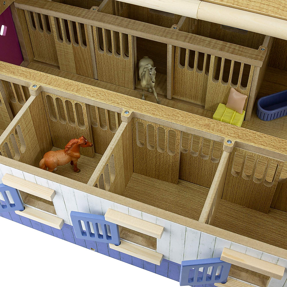 Breyer Farms Deluxe Wood Stable Playset 59215, Multicolor