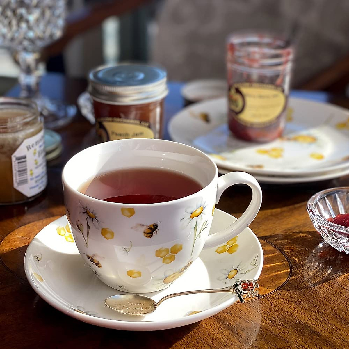 STP GOODS Bone China Kitchen Teacups Tea with Honey Cup and Saucer 15.2 fl oz (450 ml) Pretty Tea Cup with Matching Saucer Christmas Mugs