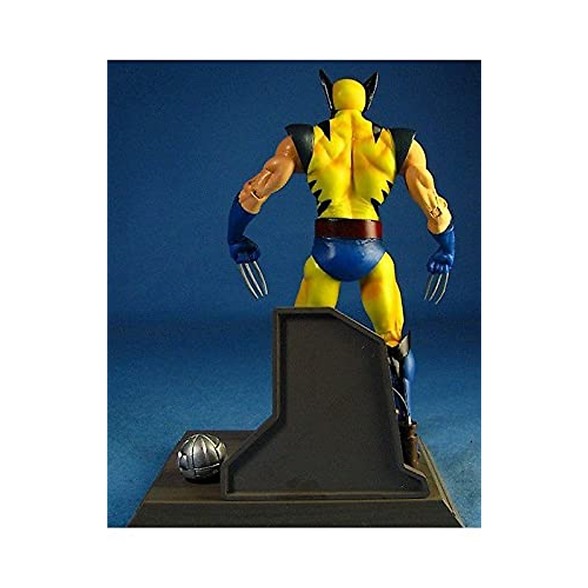 Diamond Select Toys 7-Inch Wolverine Action Figure with Deluxe Weapon X-Base and Display-Ready Packaging with Side Panel Artwork