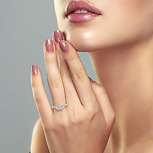 Gem Stone King 10K White Gold White Moissanite Engagement Ring | 1.12 Cttw | Princess Center 5MM | Trillion 3.5MM | 3 Stone Wedding Anniversary Promise Ring For Women (Size 7)