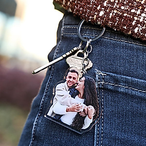 CQSXM Custom Keychain, Personalized Keychain with Personal Portrait, Creative Gifts Suitable for Friend and Family