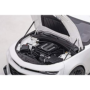 AUTOart 1/18 Model Car of Chevy Camaro ZL1 Summit White 71206