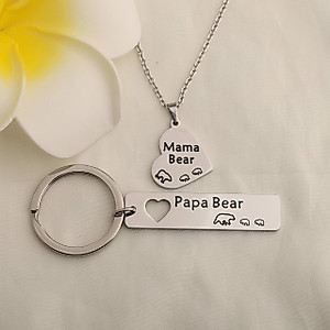 BEKECH Papa Bear Mama Bear Keychain Necklace Set Family Couples Jewelry Gifts for Mom & Dad (2 cubs)