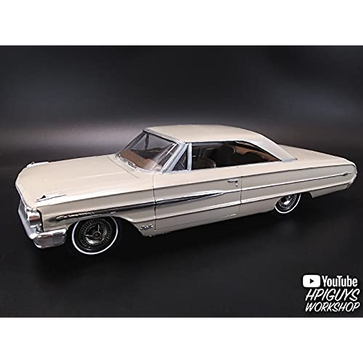 AMT Ford Galaxie 1964"Craftsman Plus Series 1:25 Scale Model Kit