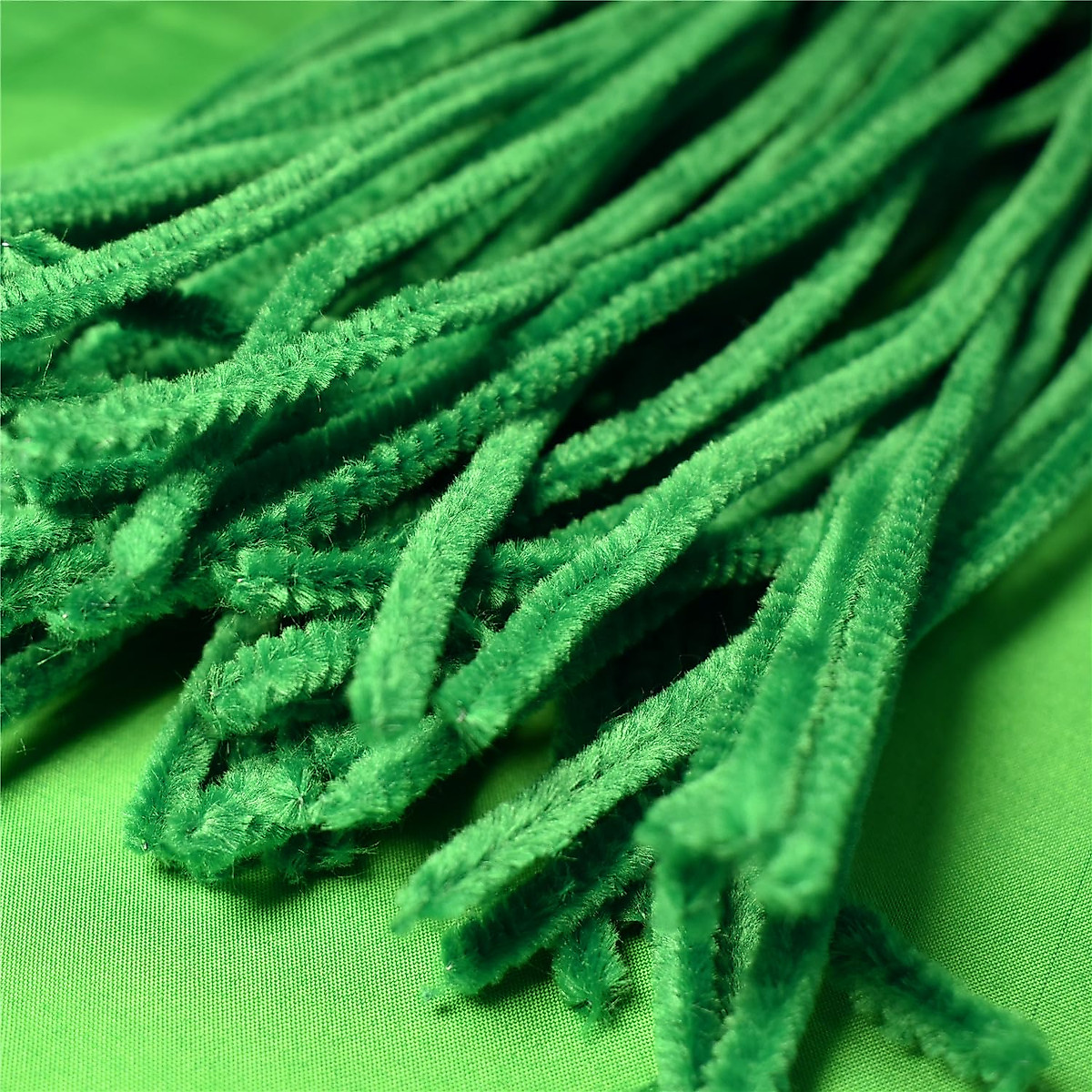 Dark Green Pipe Cleaners Chenille Stems (200 Pack) for DIY Art Craft Decorations Creative (12 in x 0.24 in)
