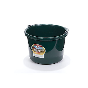 Little Giant® Plastic Animal Feed Bucket | Round Plastic Feed Bucket with Metal Handle | Made in USA | 8 Quarts | Green