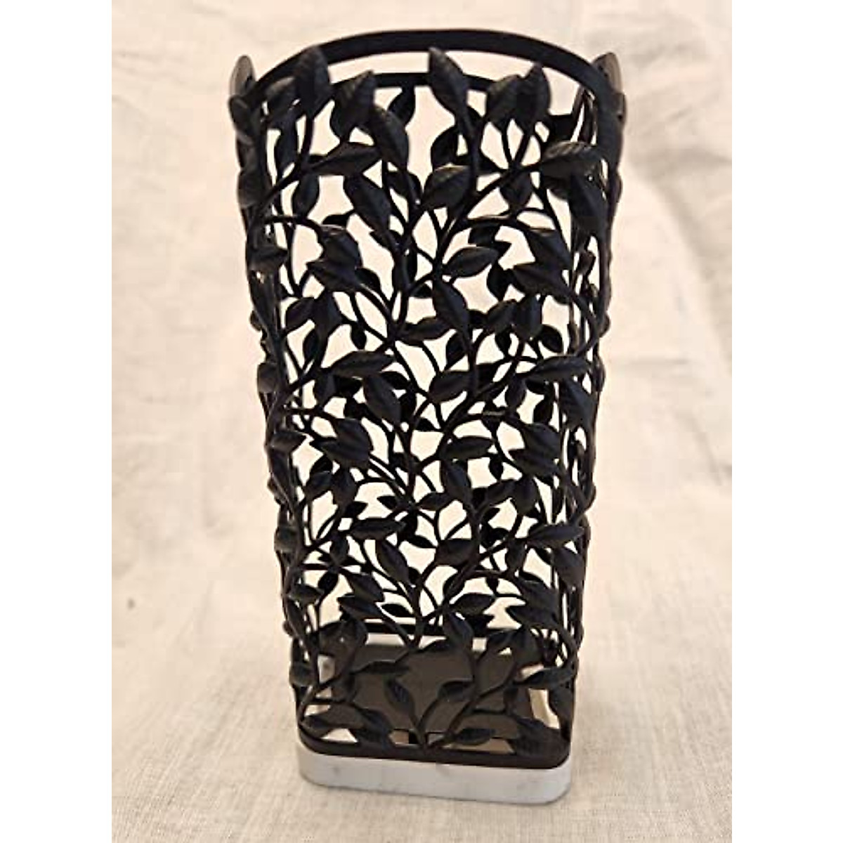 Bath and Body Gel Cleansing Hand Luxe (NOT FOAMING) Soap 2 pc Bundle Soap Holder - Black Vines - Includes 1 Random Hand Soap 8 fl oz (hand soap varies)