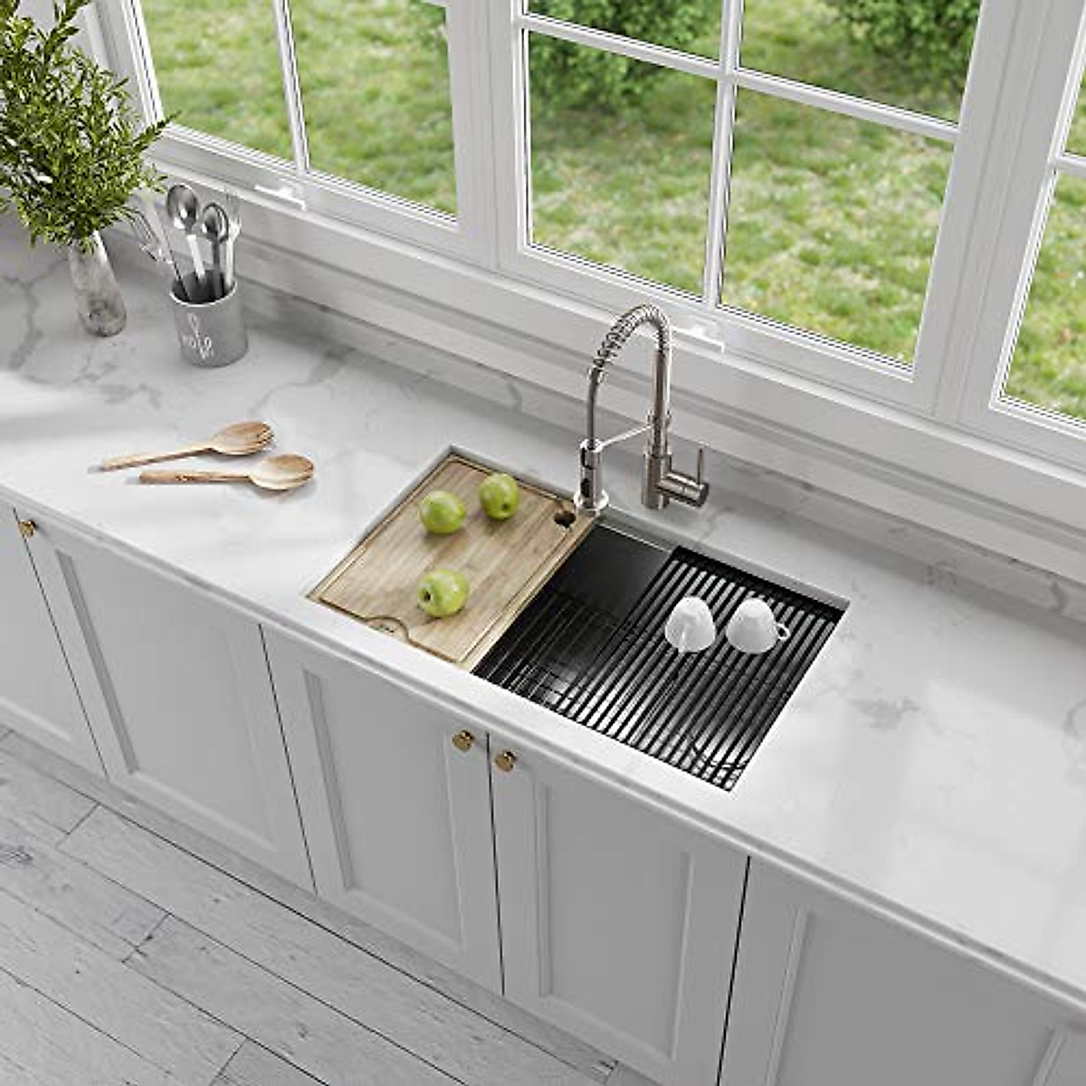 KRAUS Kore™ Workstation 32-inch Undermount 16 Gauge Single Bowl Stainless Steel Kitchen Sink with Accessories (Pack of 5) with WasteGuard™ Continuous Feed Garbage Disposal, KWU110-32-100-75MB