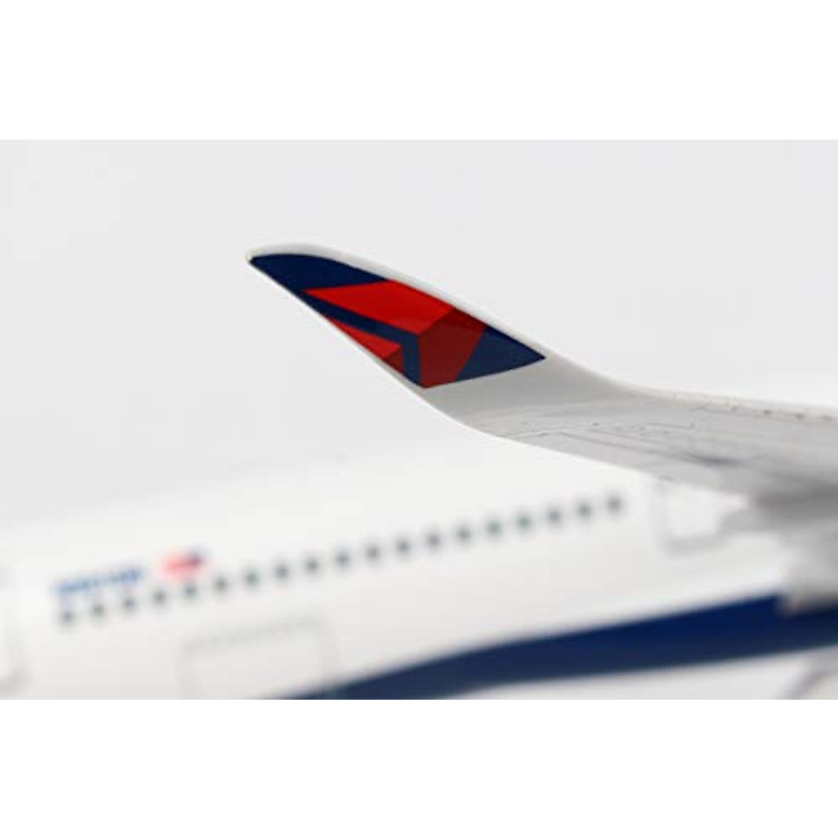 Daron SkyMarks Delta Air Lines Airbus A350-900 1/200 (SKR950)
