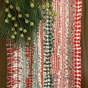 22 Merry Christmas Red and Green Homespun 100% Cotton Fabric 2.5" X 44" Precut Jelly Roll by JCS
