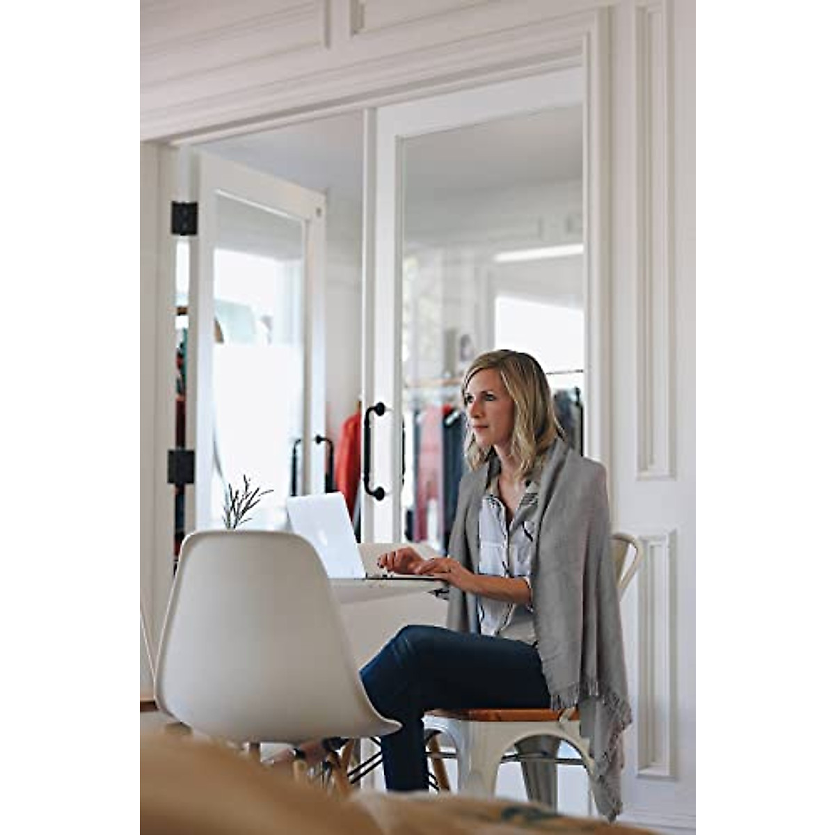 ANVI HOME Cotton Woven Throw Blanket with Fringes, Summer Lightweight Breathable Soft Boho Poncho for Bed, Sofa, Couch, Travel, Chair, Gift, 50x60 Inch, Blue/Navy