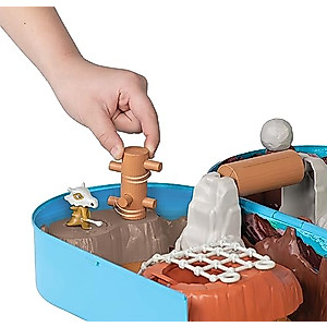 Pokémon Carry CASE Battle Desert PLAYSET - Portable Transforming Playset with Action Features and 2-inch Pikachu Battle Figure