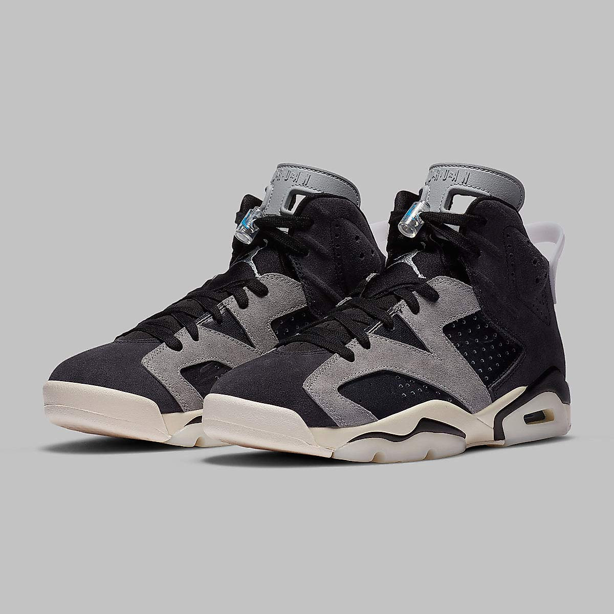 Nike Women's Air Jordan 6 Retro Tech Chrome Black/Chrome-Smoke Grey Sneakers 8.5