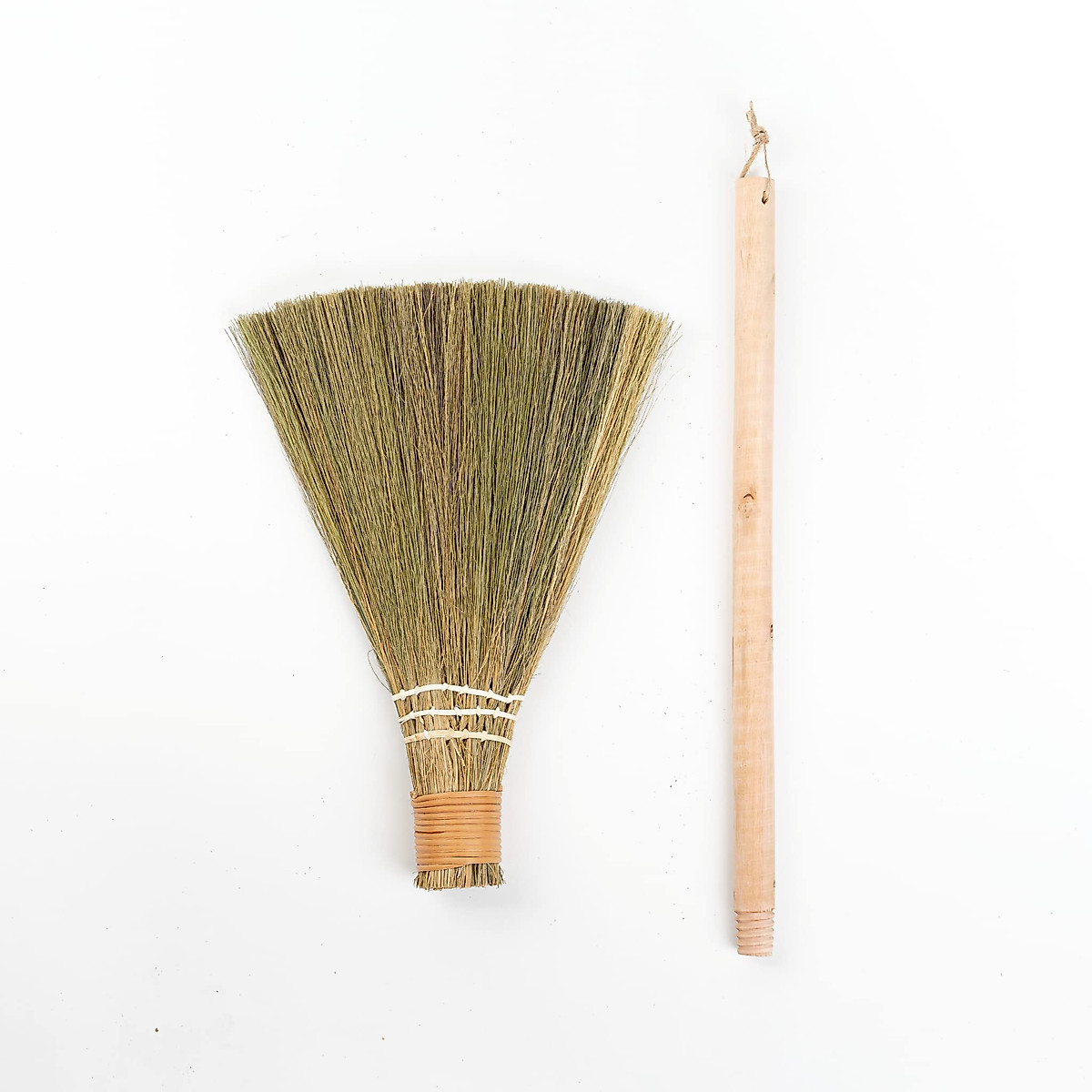 MISCRANAST. Small Natural Whisk Broom with Wood Handle Retro Nature. Vietnamese Soft Straw Broom for Cleaning. Use it as a Decoration, Wedding, Witch Broom, Broomstick Halloween, Mini Straw Broom