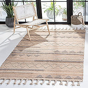 SAFAVIEH Natura Collection Accent Rug - 4' x 6', Natural & Beige, Flat Weave Boho Braided Tassel Jute & Wool Design, Ideal for High Traffic Areas in Entryway, Living Room, Bedroom (NAT278A)
