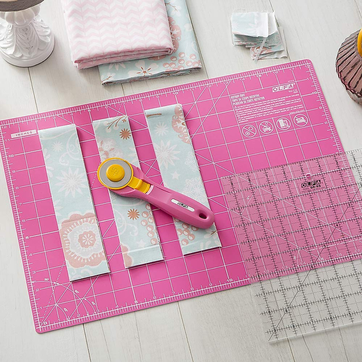 Olfa Splash Rotary Cutter 45mm Fairy Floss Pink