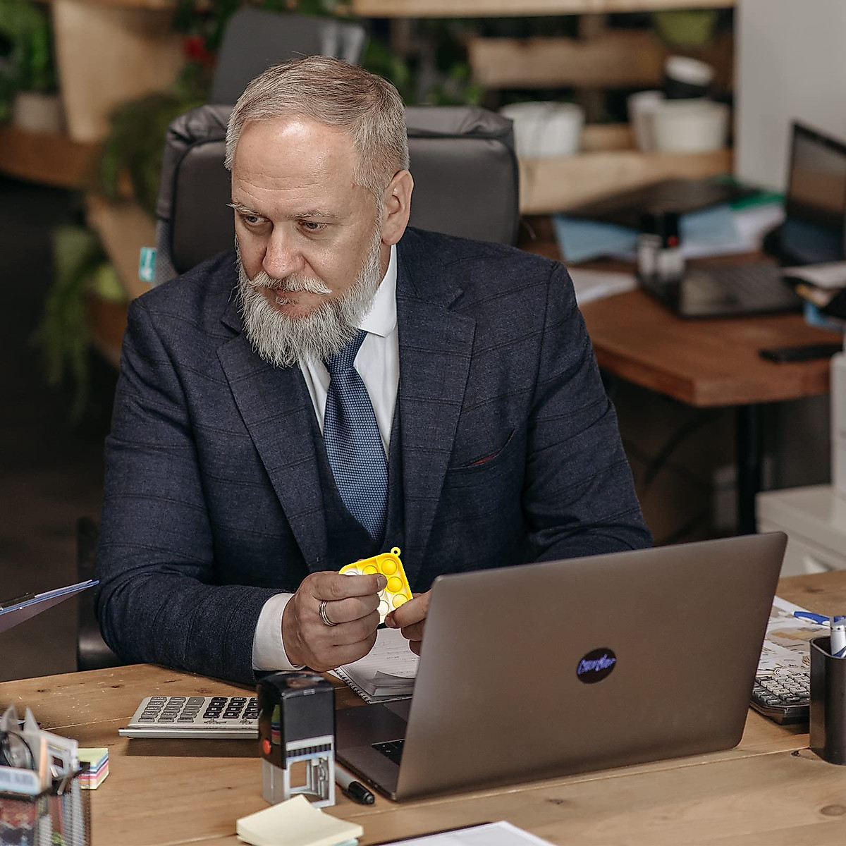 40Pcs Pop PushKeychain Fidget Toys, Pop Toys Hand Playset,Fidget Toys Sets with Keychain Office Desk Toy for Kids Adults