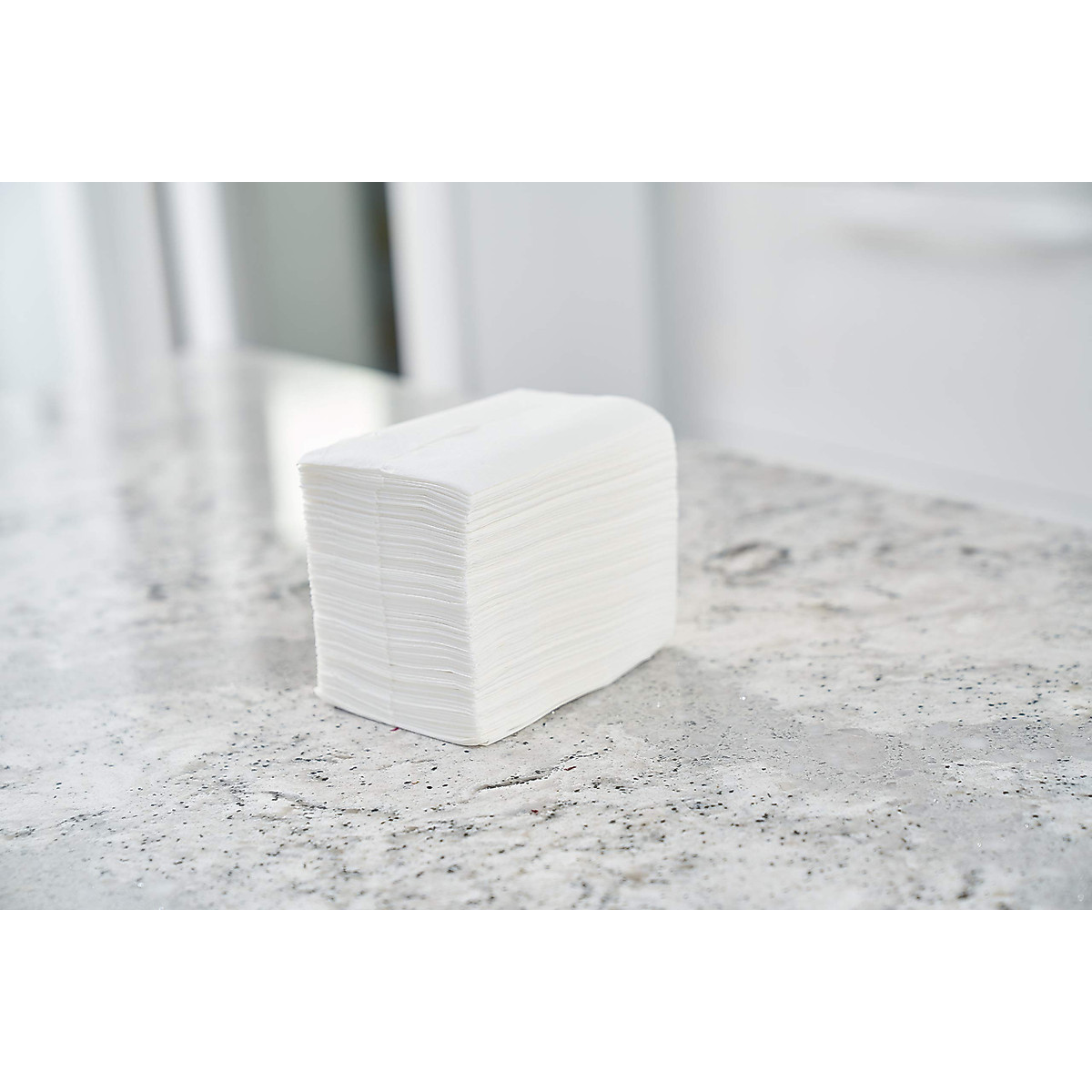 EcoQuality Low Fold Dispenser Napkins, 1-Ply, 3 1/2 x 5 in., White 6400/pk, Dispenser Napkin Refill, Everyday Napkins, Perfect for Restaurants, Diners, Bodegas & Home