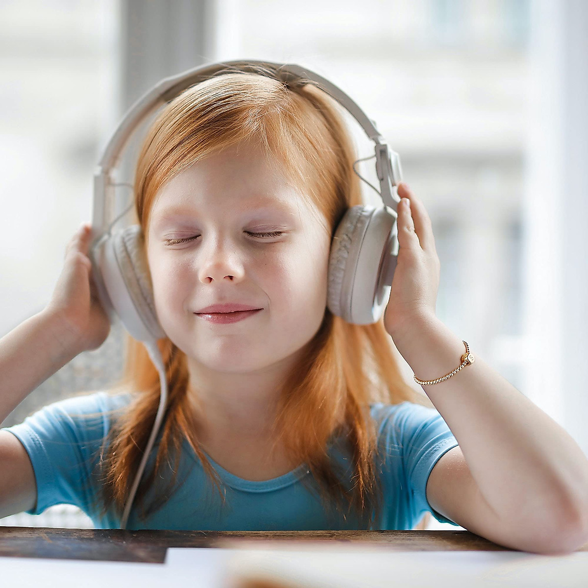 Yoosteel Gold Initial Bead Bracelets for Women Trendy, 14K Gold Filled Cute P Letter Bracelet Personalized Gold Jewelry Gold Bead Bracelets for Women Friends Bridesmaids Gold Jewelry Gifts for Women