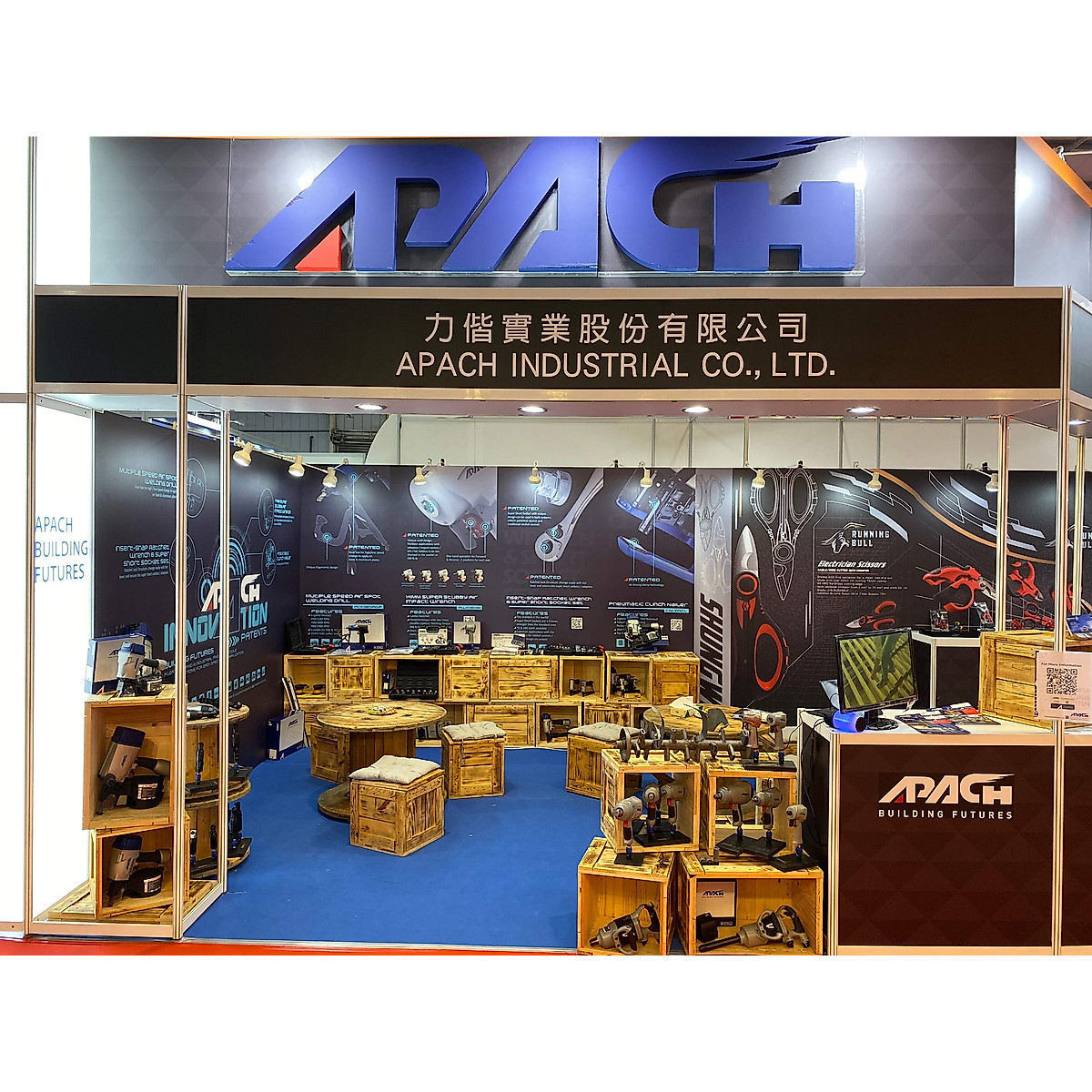 Apach Stubby Air Impact Wrench, Jumbo Hammer, High Torque, 1/2-Inch (AW050G)