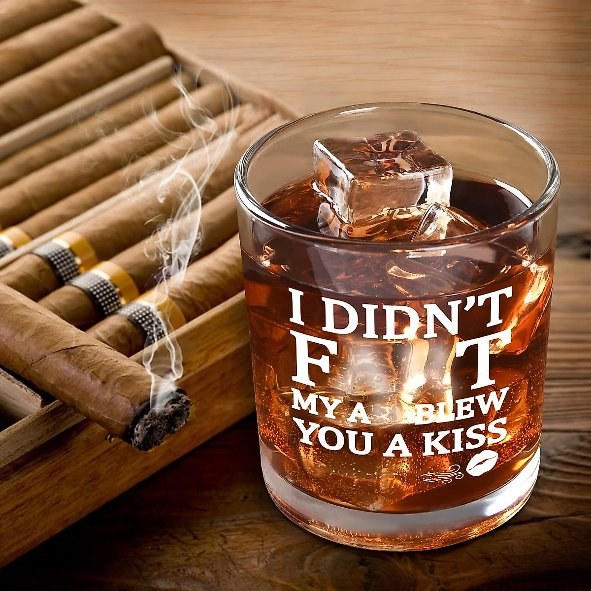 Modwnfy Funny Gag Gift Whiskey Glass, I Didn't Fart, My Ass Blew You A Kiss Old Fashioned Glass for Men Husband Boyfriend Dad, Novelty Rock Glass for Christmas Father's Day Daily Use, 10 Oz