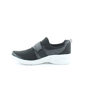 BZees Women's Refresh Black 10 B(M) US