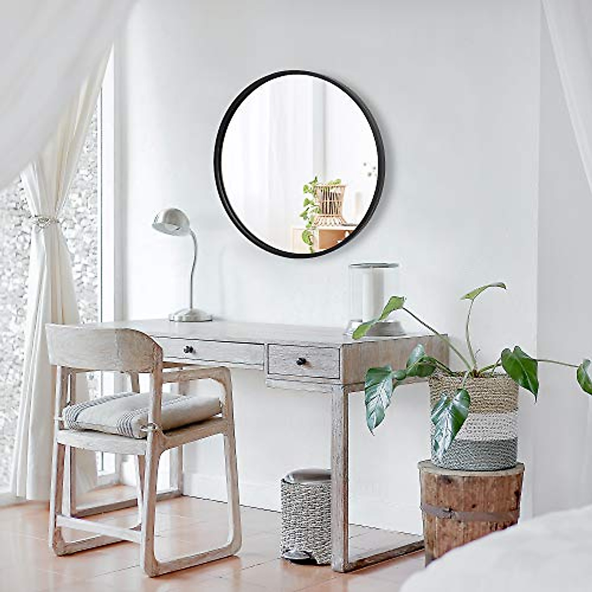 ZenStyle Black Circle Wall Mirror 18 Inch Round Wall Mirror with Metal Frame for Entryways, Bathrooms, Living Rooms, Wall Decor, Farmhouse, Makeup Vanity (Black, 18" x 18")