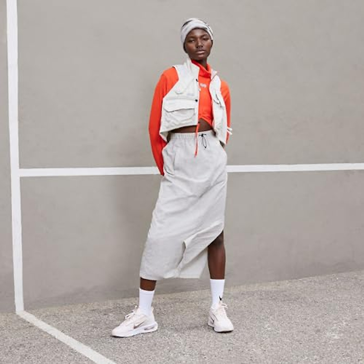 NIKE Women's Air Max Intrlk Lite Sneaker, Light Soft Pink Shimmer White, 5.5 UK