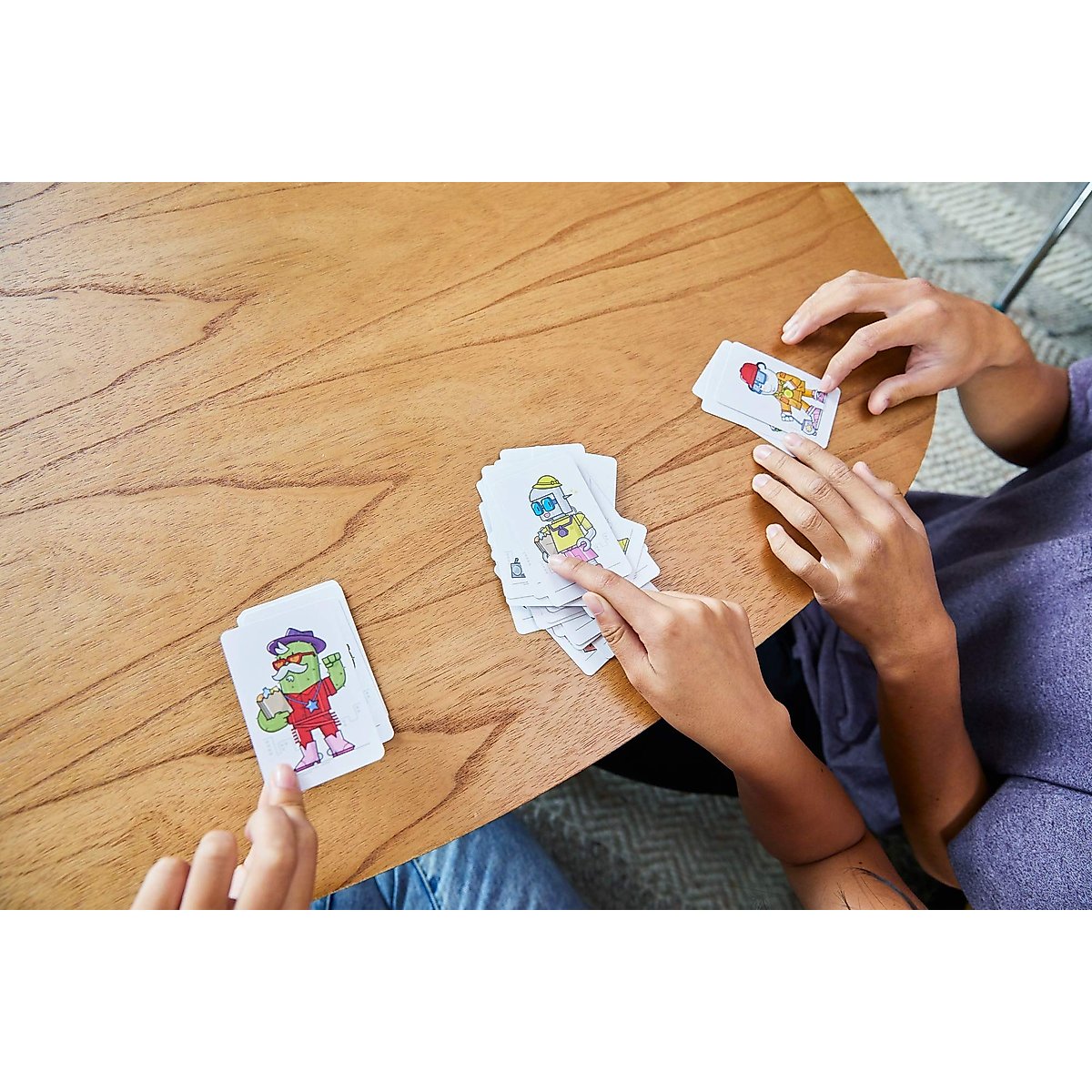 Mattel Games Common Threads 4-in-1 Family Card Game, Matching Game for 7 Year Olds and Up, Multi (GMK70)