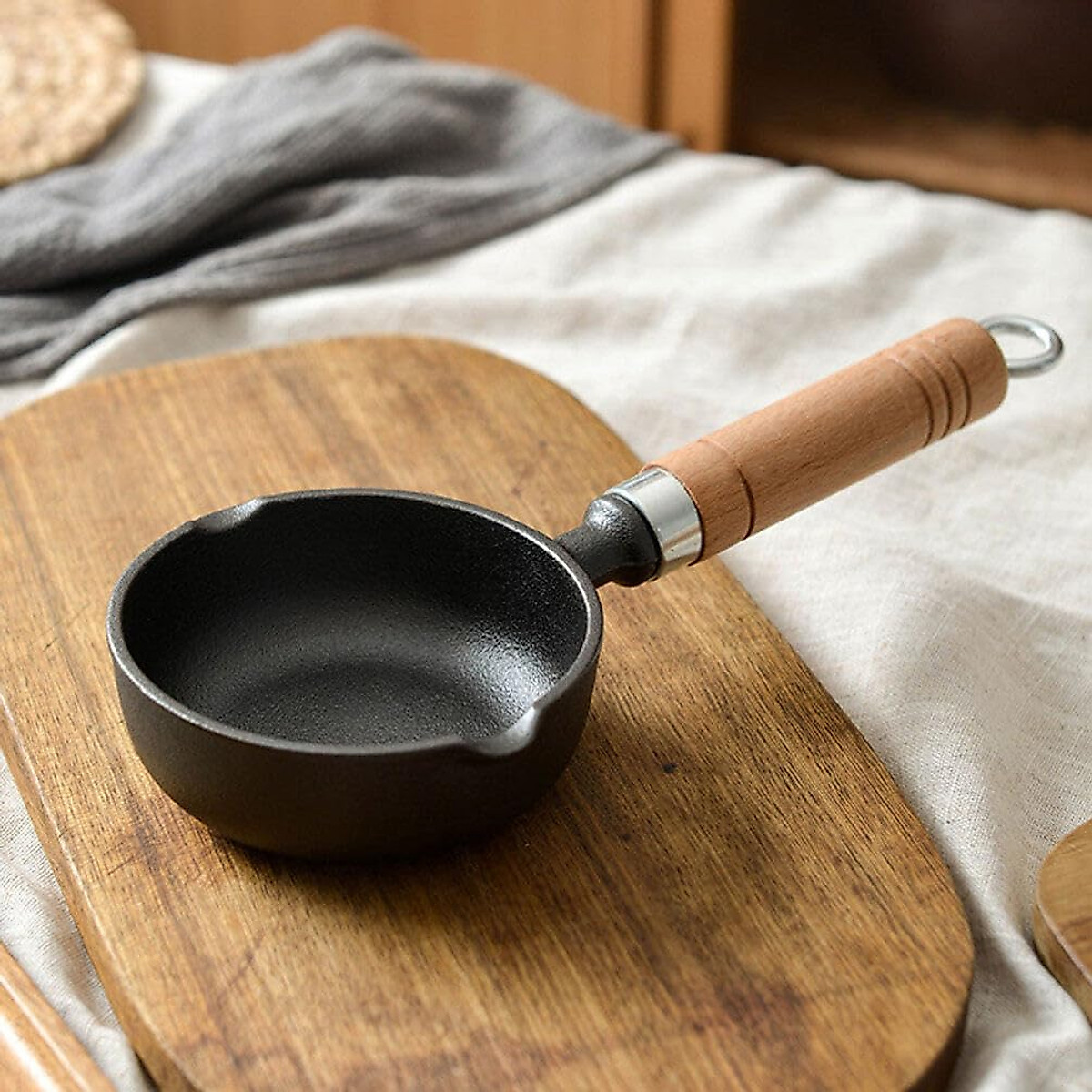 DEARMAMY Wok Small Metal Sauce Pot Iron Sauce Pan Pot with Spout Kitchen Sauce Pan Butter Melting Pot Oil Boil Pot Iron Pan Milk Warm Pan Butter Warmer Pot Metal Sauce Pot with Handle