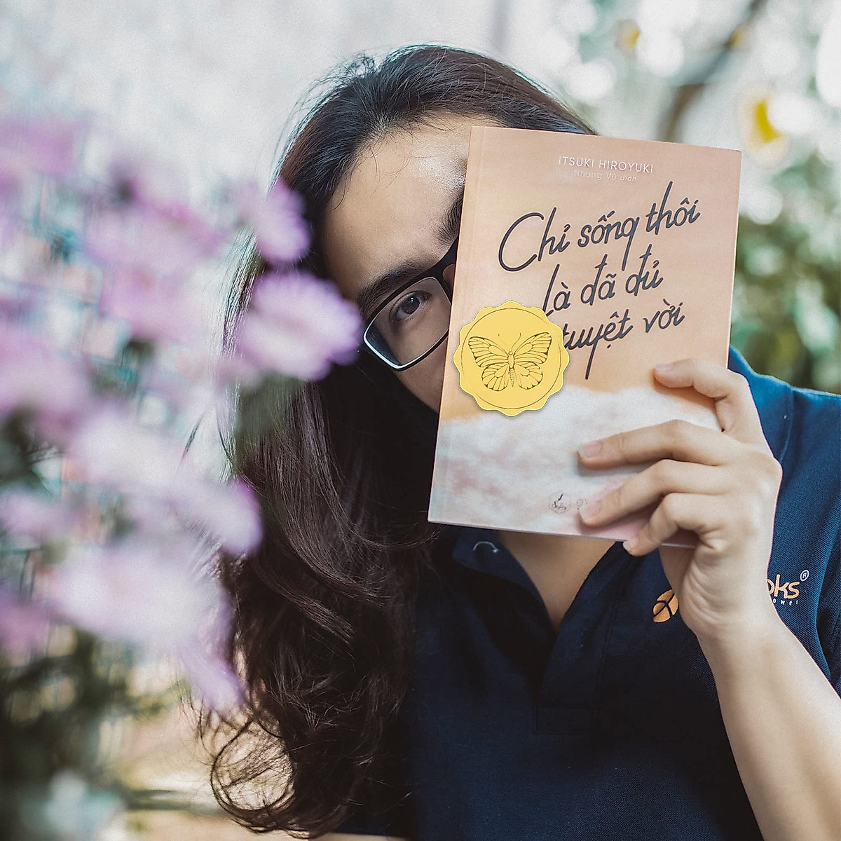 CRASPIRE Butterfly Gold Foil Seals Wedding Embossed Certificate Seals 2" Round Self Adhesive Label Stickers for Wedding Invitations Party Favors Envelopes Graduation Christmas Seals