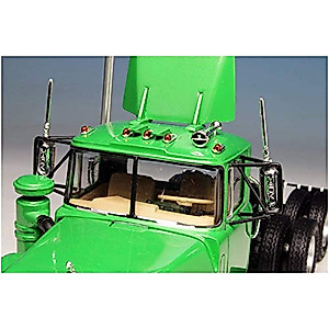 AMT Mack R685ST Semi Tractor 1:25 Scale Model Kit (AMT1039)