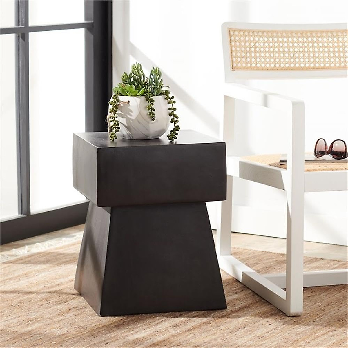 SAFAVIEH Outdoor Zen Black Mushroom Modern Concrete Accent Table