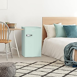 Avanti RMRS31X7G-IS Retro Mini Fridge for Home Office or Dorm, Manual Defrost and Adjustable Temperature, 3.1 Cu.Ft, Green