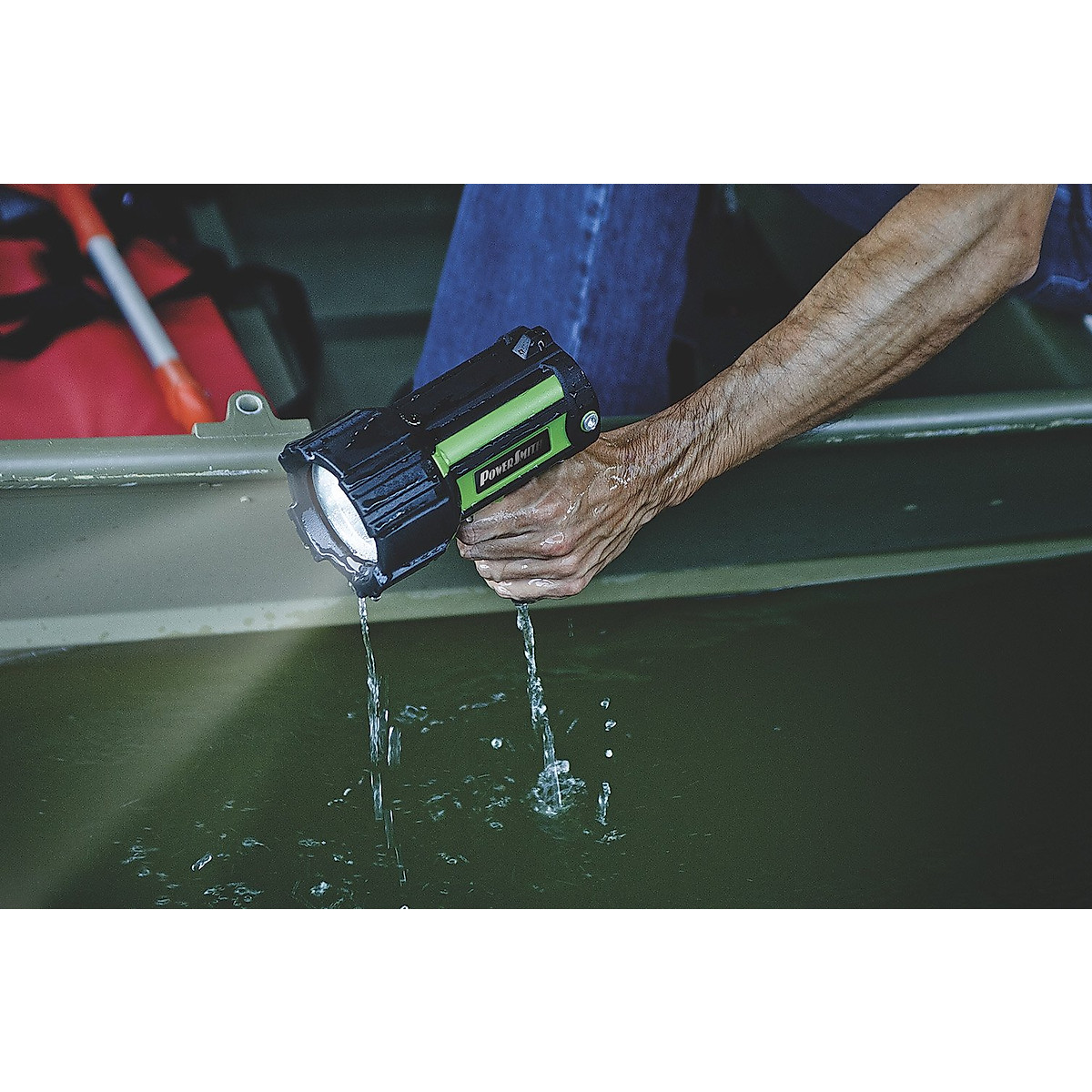 PowerSmith Rechargeable Spotlight 700 Lumen Waterproof Rechargeable Lithium-Ion Battery-Powered LED Spotlight Flashlight with Ergonomic Handle and Charger (PSL10700W)