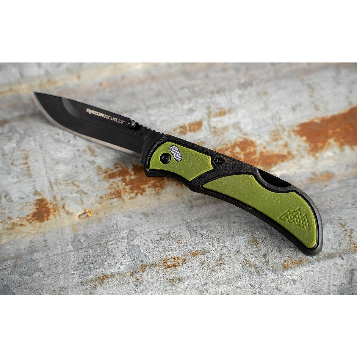 OUTDOOR EDGE Razor EDC Lite Folding Pocket Knife with Clip | Compact 2.5” Replaceable Blade Knife with RazorSafe Blades | Perfect Small Knife for Men, Women, Work & Camping (Green, 2 Black Blades)