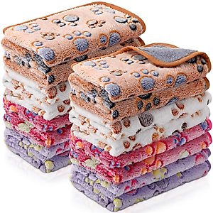 Tudomro 8 Pcs Guinea Pig Bedding Cage Liners Bulk Waterproof Blankets Small Animal Flannel Throw Bedding Absorbent Reusable Pet Pee Sleep Mat Pad Cover for Hamster Ferret (Paw,16 x 24 Inch)