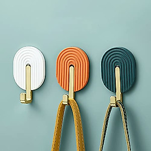 Bsxgse Creative Wall Hook Hand Heart Wall Hanger No Drilling Easy to Install Hooks Strong Adhesive Cute Ornament Decorative Wall Hooks Quilt Wall Hangers 36 Inches (Green, One Size)