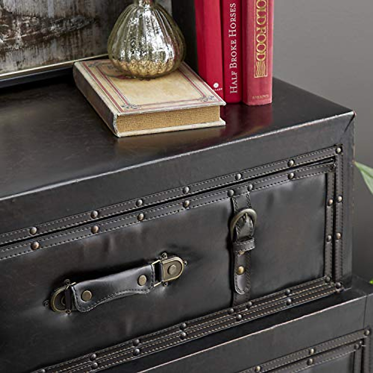 Deco 79 Wood Rectangle Chest with Buckles and Straps Detailing, 32" x 16" x 32", Black